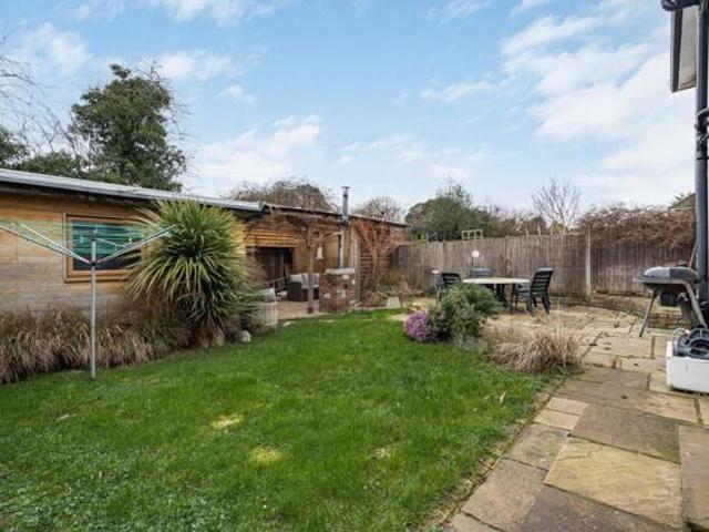 House 4 Bedroom For Sale Leatherhead Surrey 625000 ES101674696