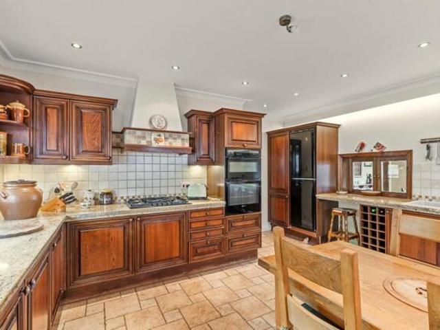 House 4 Bedroom For Sale Leeds Leeds 700000 ES101100183