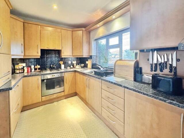House 4 Bedroom For Sale Leicester Leicestershire 400000 ES101892361