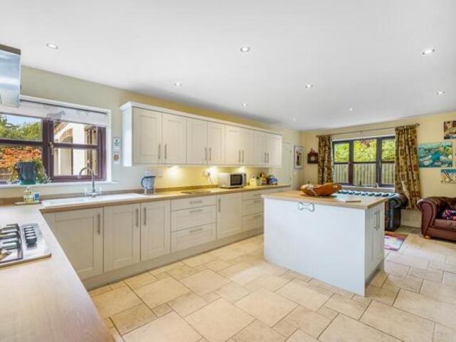 House 4 Bedroom For Sale Lincoln Lincolnshire 475000 ELS99029295