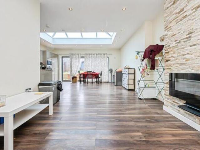 House 4 Bedroom For Sale Luton Luton 450000 ELS99608238