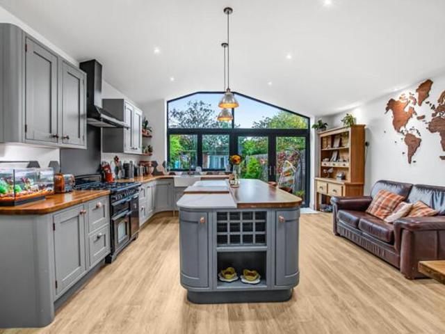 House 4 Bedroom For Sale Lymington Hampshire 650000 ELS100096561