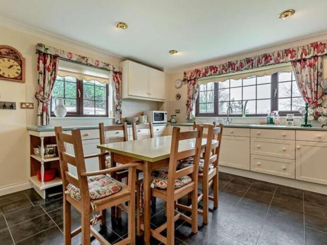House 4 Bedroom For Sale Moretonhampstead Devon 850000 ES100987928