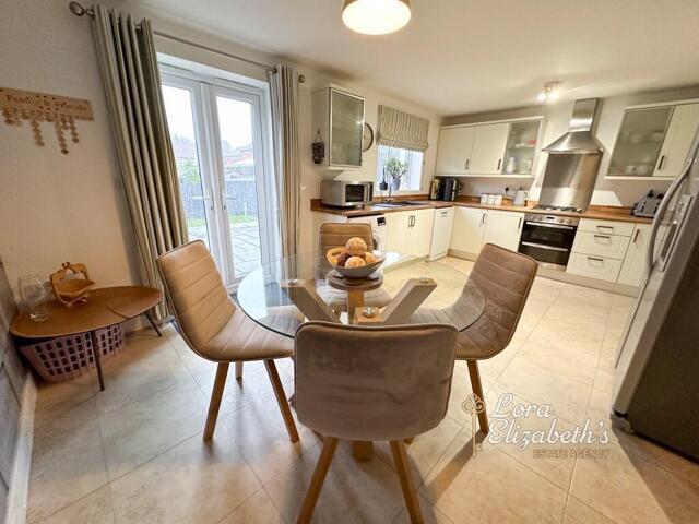 House 4 Bedroom For Sale Mansfield Nottinghamshire 290000 ES101675811