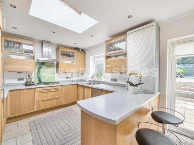 House 4 Bedroom For Sale Mill Hill Greater London 975000 ELS100097019