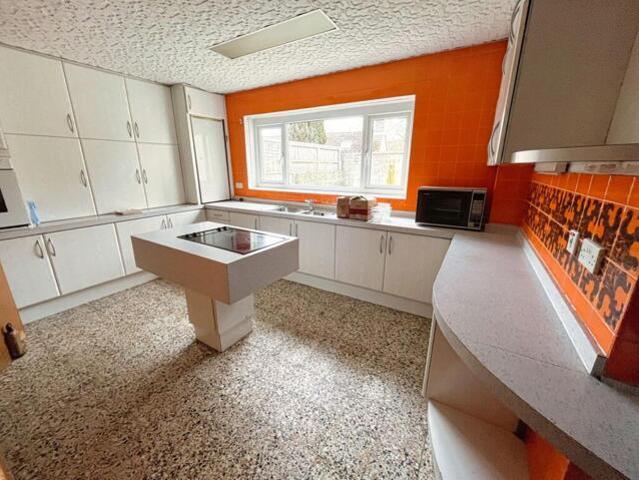 House 4 Bedroom For Sale Miskin Miskin 550000 ES100456467