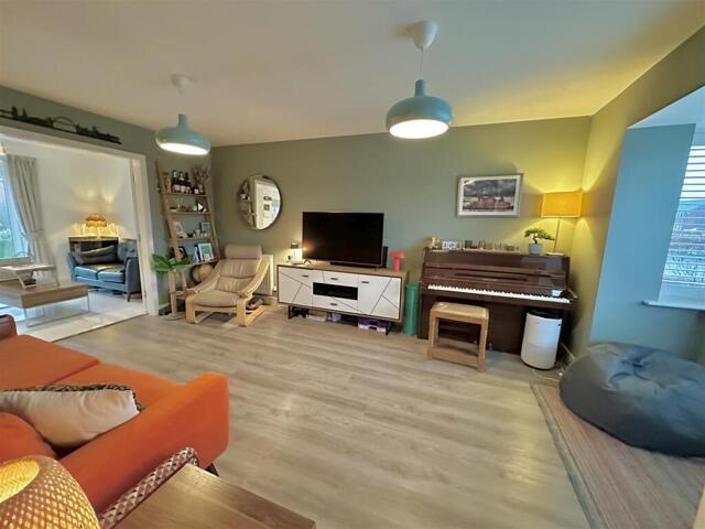 House 4 Bedroom For Sale North Yorkshire North Yorkshire 395000 ES99130029