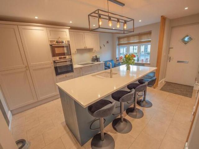 House 4 Bedroom For Sale North Yorkshire Bradford 340000 ELS98834725