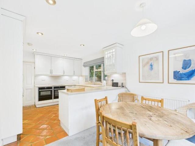 House 4 Bedroom For Sale North Yorkshire East Riding Of Yorkshire 650000 ES100733461