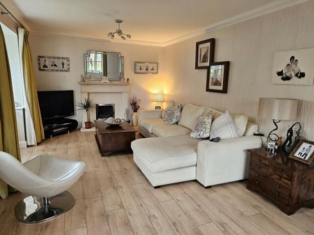 House 4 Bedroom For Sale North Yorkshire East Riding Of Yorkshire 385000 ES100398135