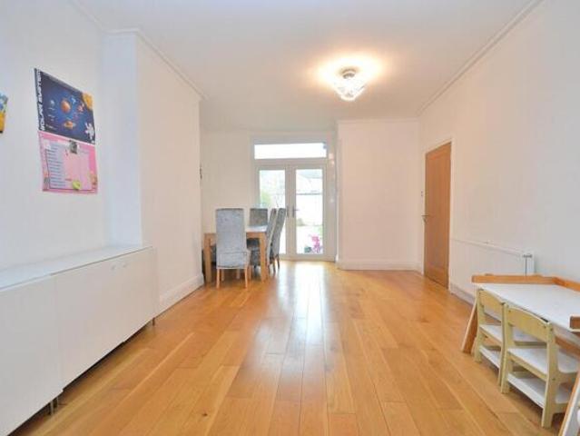 House 4 Bedroom For Sale Northampton Northamptonshire 425000 ELS98335819