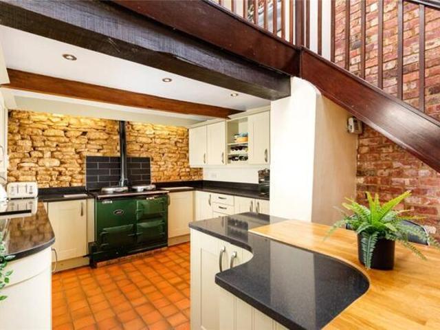 House 4 Bedroom For Sale Northampton Northamptonshire 500000 ES100191754