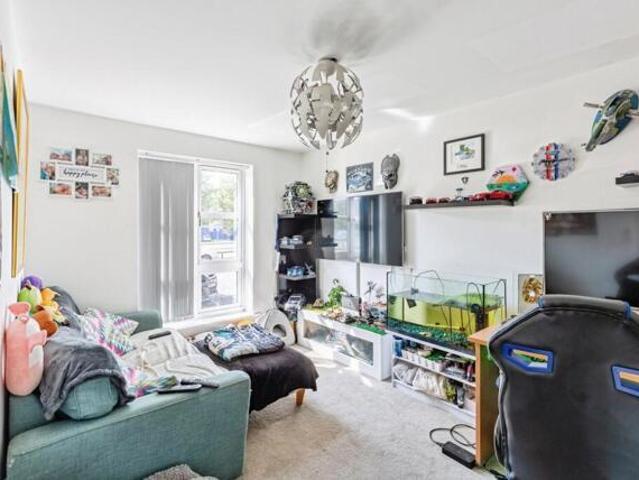 House 4 Bedroom For Sale Northampton Northamptonshire 340000 ES99130356