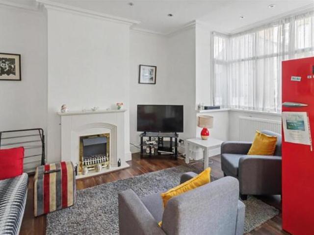 House 4 Bedroom For Sale Newcastle Under Lyme Staffordshire 270000 ELS100685394