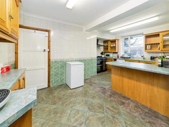 House 4 Bedroom For Sale Smallfield Surrey 530000 ES99380760
