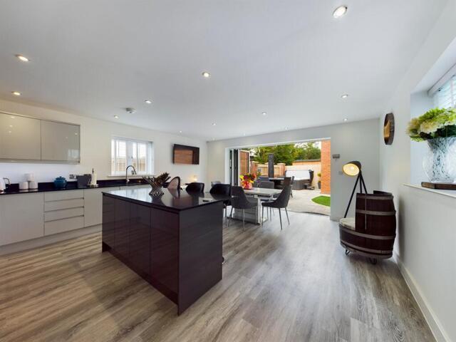 House 4 Bedroom For Sale Southampton Hampshire 695000 ES100191977