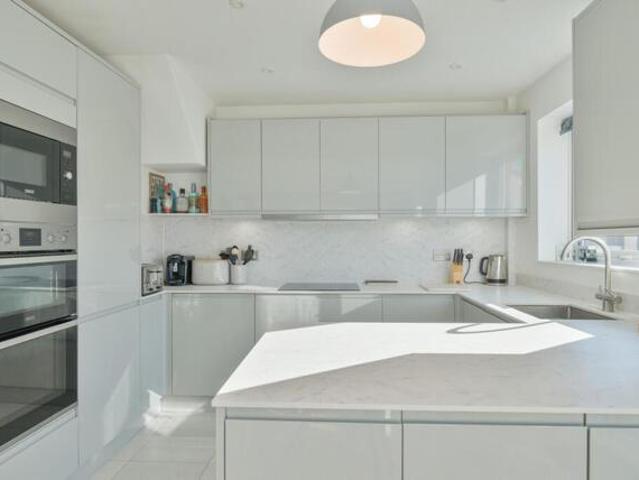 House 4 Bedroom For Sale Shepperton Surrey 650000 ES98204617