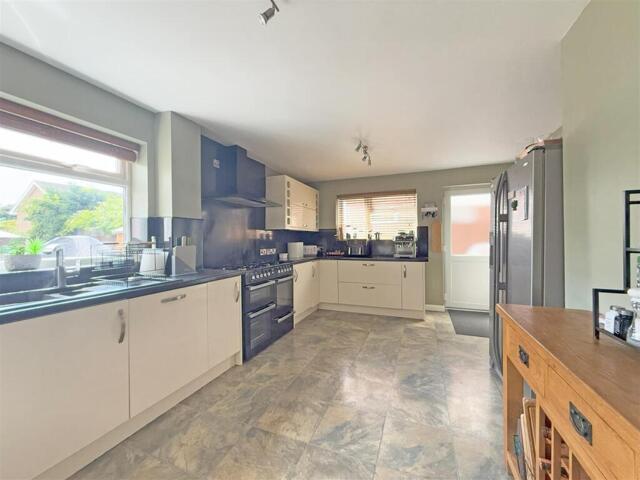 House 4 Bedroom For Sale Shrewsbury Shropshire 475000 ELS98612328