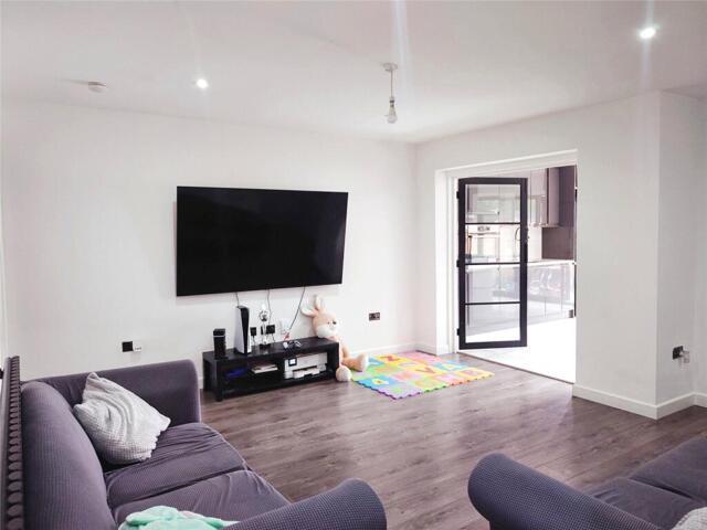 House 4 Bedroom For Sale Slough Berkshire 530000 ELS98612641