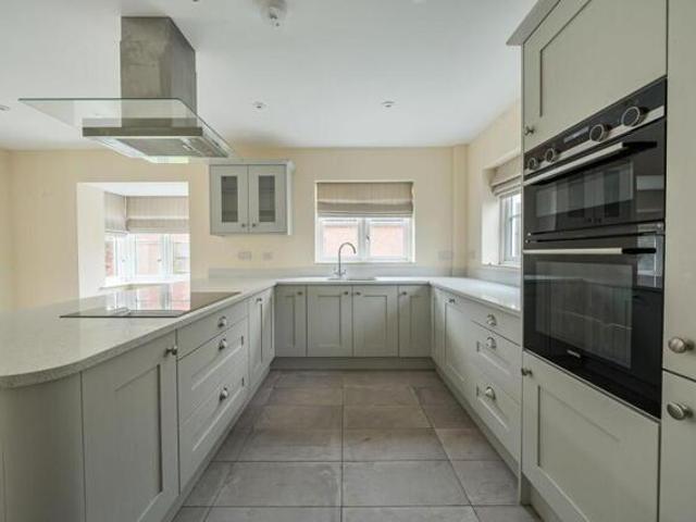 House 4 Bedroom For Sale Spinney Hill Spinney Hill 625000 ES100456728