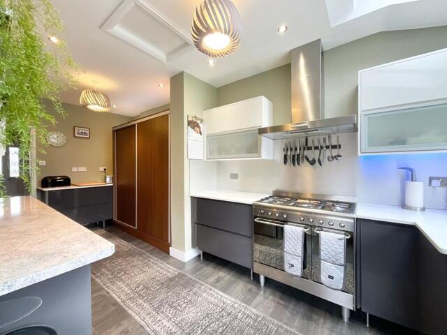 House 4 Bedroom For Sale Stafford Staffordshire 350000 ES101025580