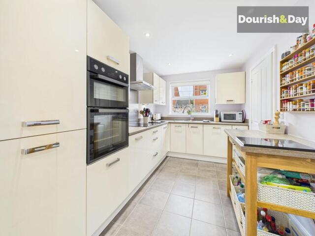 House 4 Bedroom For Sale Stafford Staffordshire 355000 ES100614797