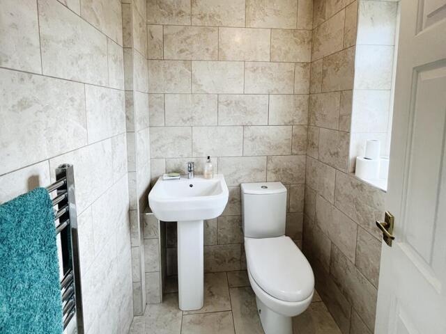 House 4 Bedroom For Sale Staffordshire Staffordshire 440000 ELS98903453
