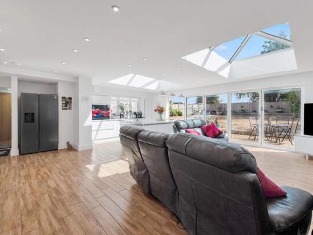 House 4 Bedroom For Sale Staffordshire Staffordshire 850000 ES100540612