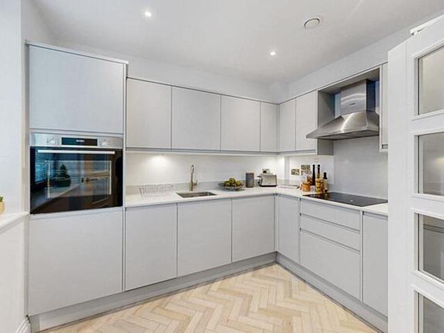 House 4 Bedroom For Sale Stanmore Greater London 699950 ES98835018