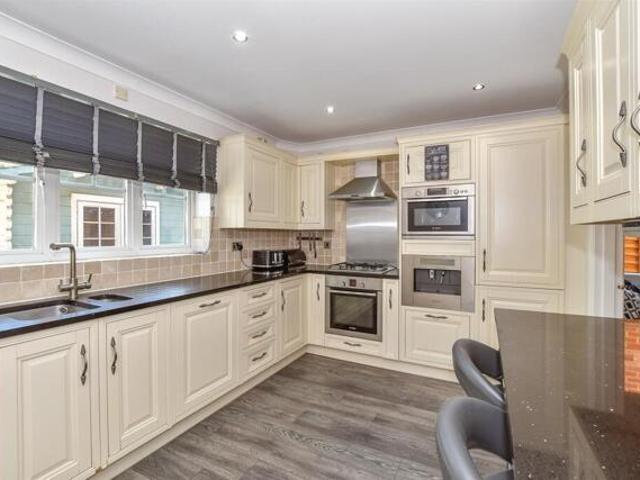 House 4 Bedroom For Sale Staplehurst Kent 550000 ES98233418