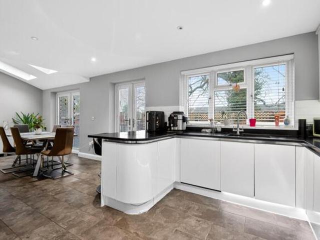 House 4 Bedroom For Sale Stevenage Hertfordshire 450000 ELS100132508