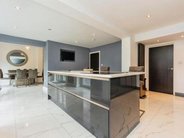 House 4 Bedroom For Sale Stockport Stockport 700000 ELS101891857