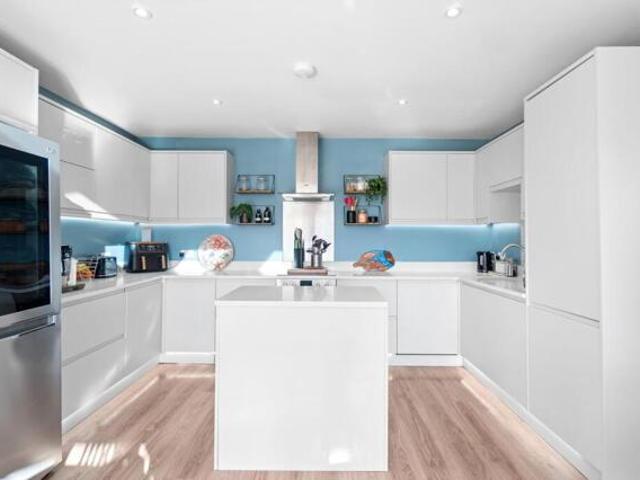 House 4 Bedroom For Sale Sunbury Surrey 875000 ELS100733901
