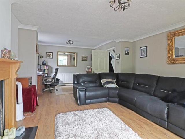 House 4 Bedroom For Sale Surrey Great London 625000 ES99315384