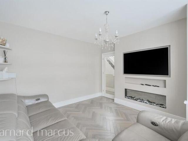House 4 Bedroom For Sale Surrey Great London 650000 ES100191770