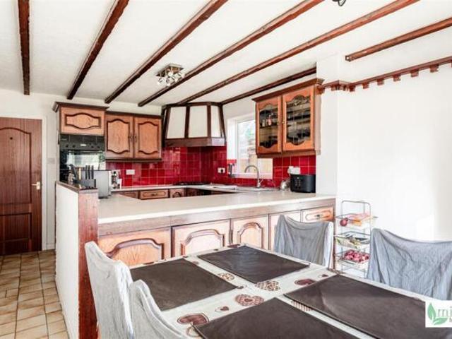 House 4 Bedroom For Sale Surrey Great London 990000 ELS99437024