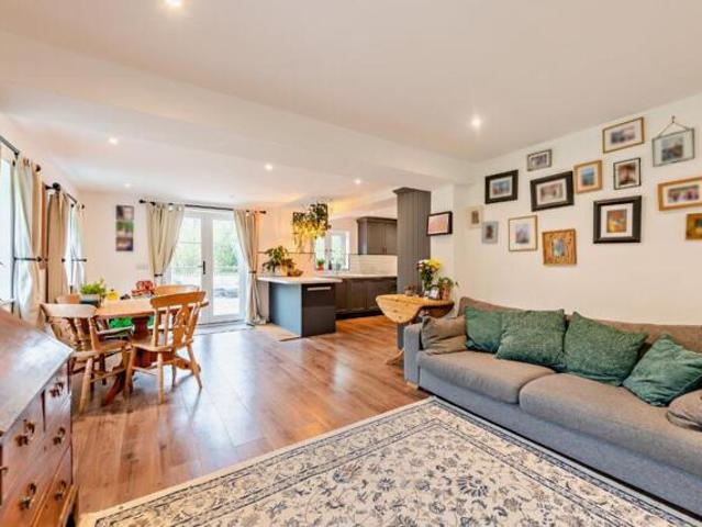 House 4 Bedroom For Sale Surrey Great London 1250000 ES98612531