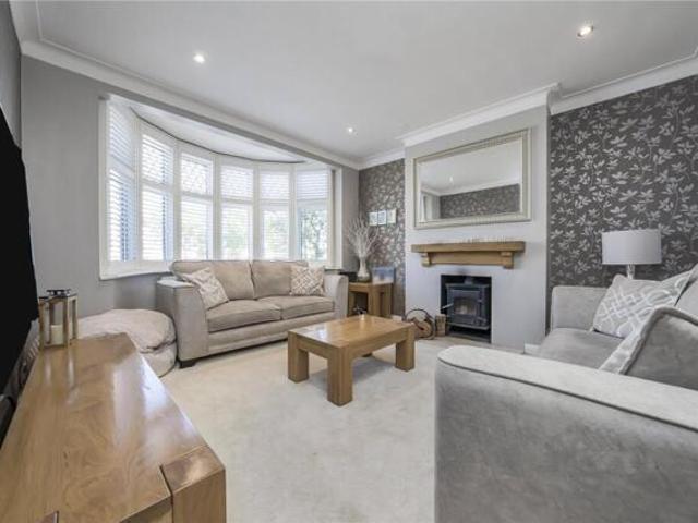 House 4 Bedroom For Sale Surrey Greater London 1175000 ES98545626