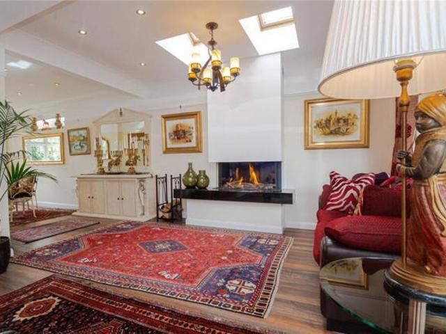 House 4 Bedroom For Sale Surrey Greater London 1350000 ES99952124