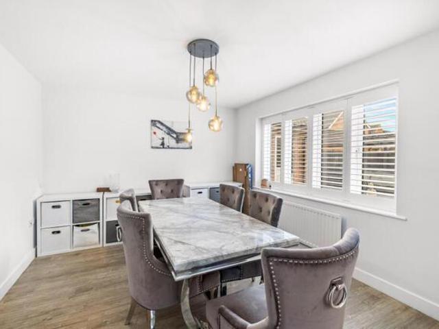 House 4 Bedroom For Sale Surrey Surrey 625000 ES99895318