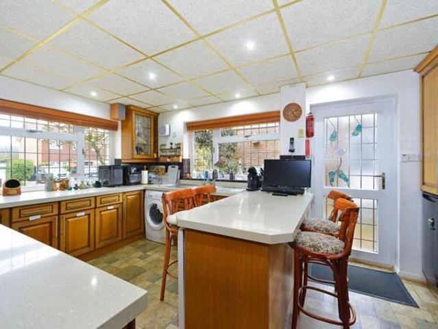 House 4 Bedroom For Sale Surrey Surrey 675000 ES102023822