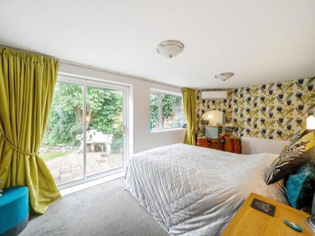 House 4 Bedroom For Sale Surrey Surrey 700000 ELS101674886
