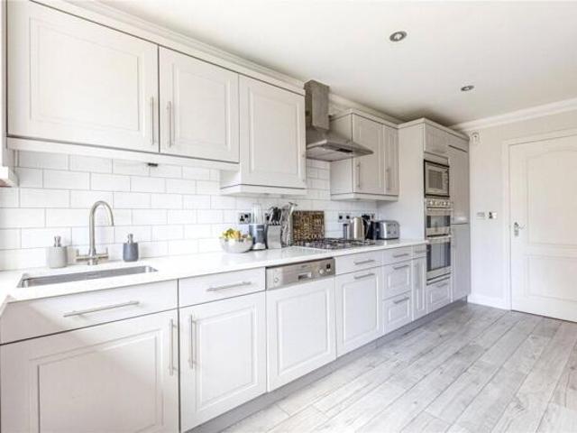 House 4 Bedroom For Sale Surrey Surrey 700000 ES98930223