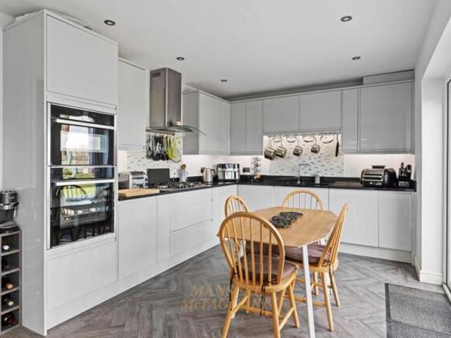 House 4 Bedroom For Sale Surrey Surrey 750000 ELS89519399