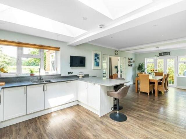 House 4 Bedroom For Sale Surrey Surrey 1125000 ES99344869