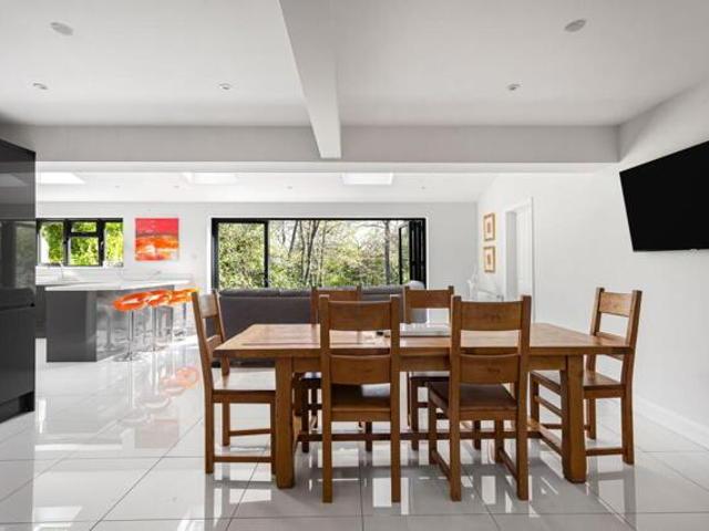 House 4 Bedroom For Sale Surrey Surrey 1150000 ELS99895637