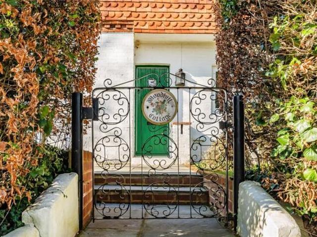 House 4 Bedroom For Sale Surrey Surrey 1200000 ES98278261