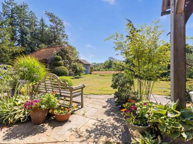 House 4 Bedroom For Sale Surrey West Sussex 1250000 ELS99952383