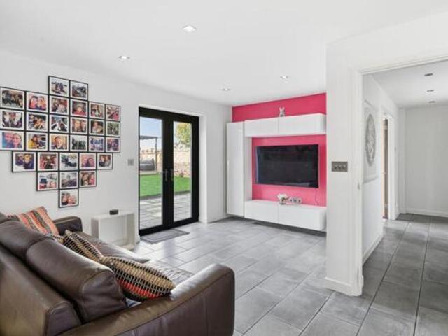 House 4 Bedroom For Sale Swavesey Cambridgeshire 775000 ES98718409