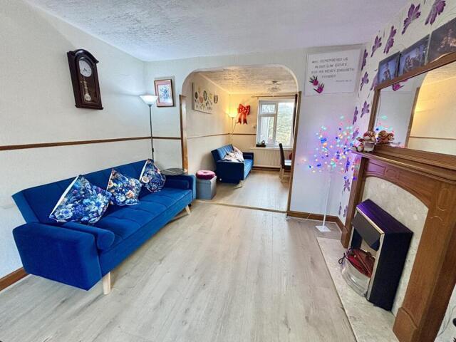 House 4 Bedroom For Sale Pontardawe Pontardawe 165000 ES101059753